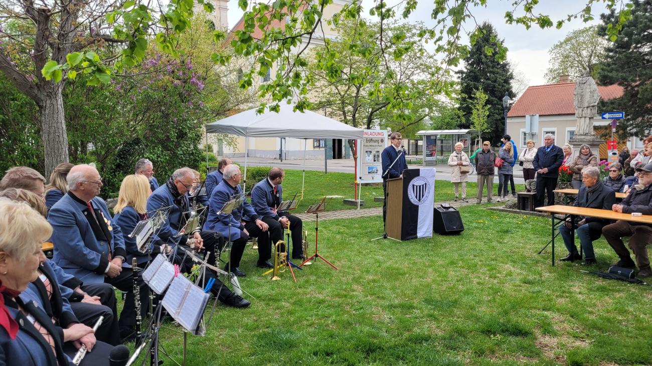 Eröffnung des neuen Franz-Mittasch-Parks am Leopoldauer Platz ...